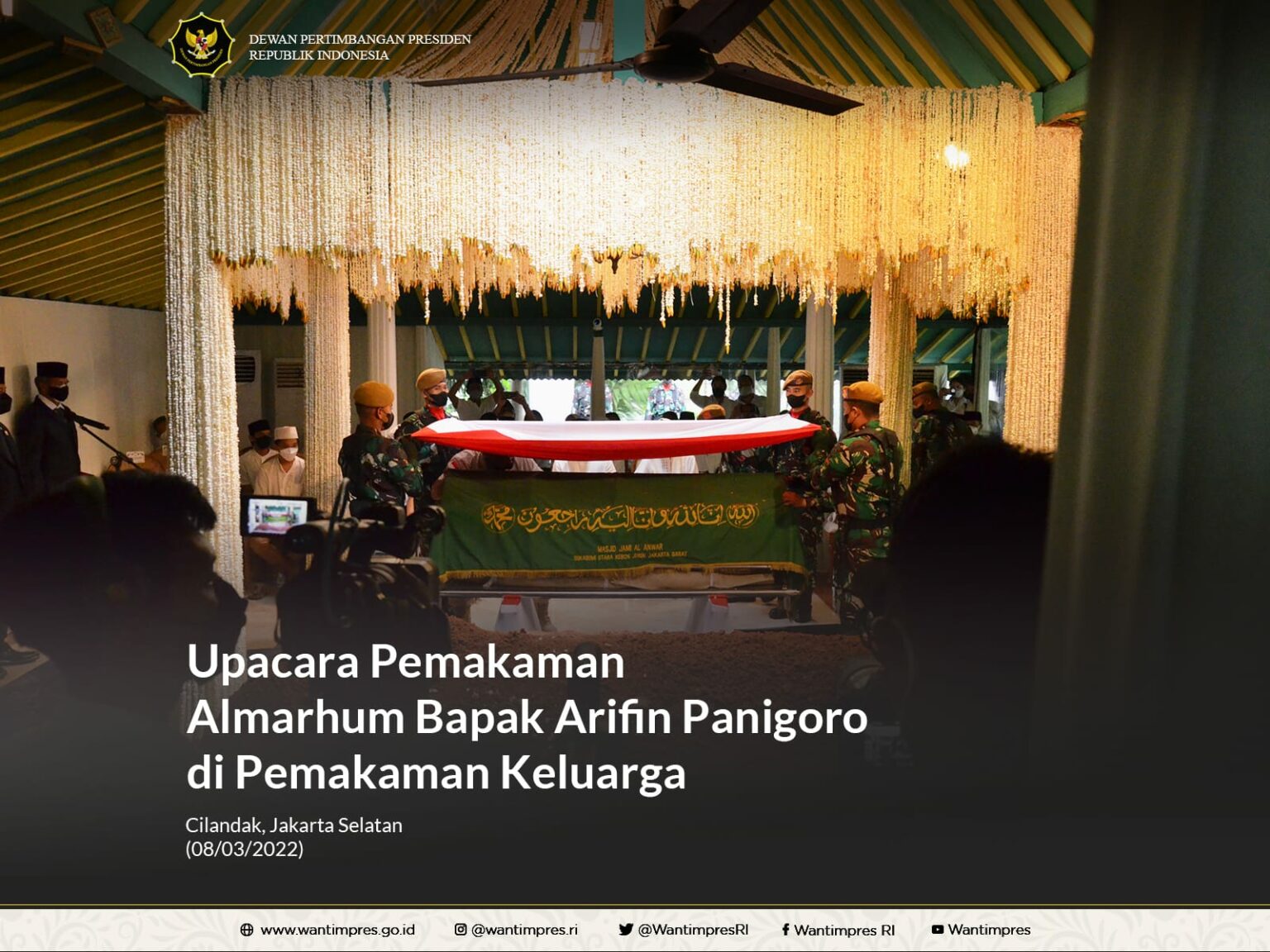 Upacara Pemakaman Almarhum Bapak Arifin Panigoro di Pemakaman Keluarga ...
